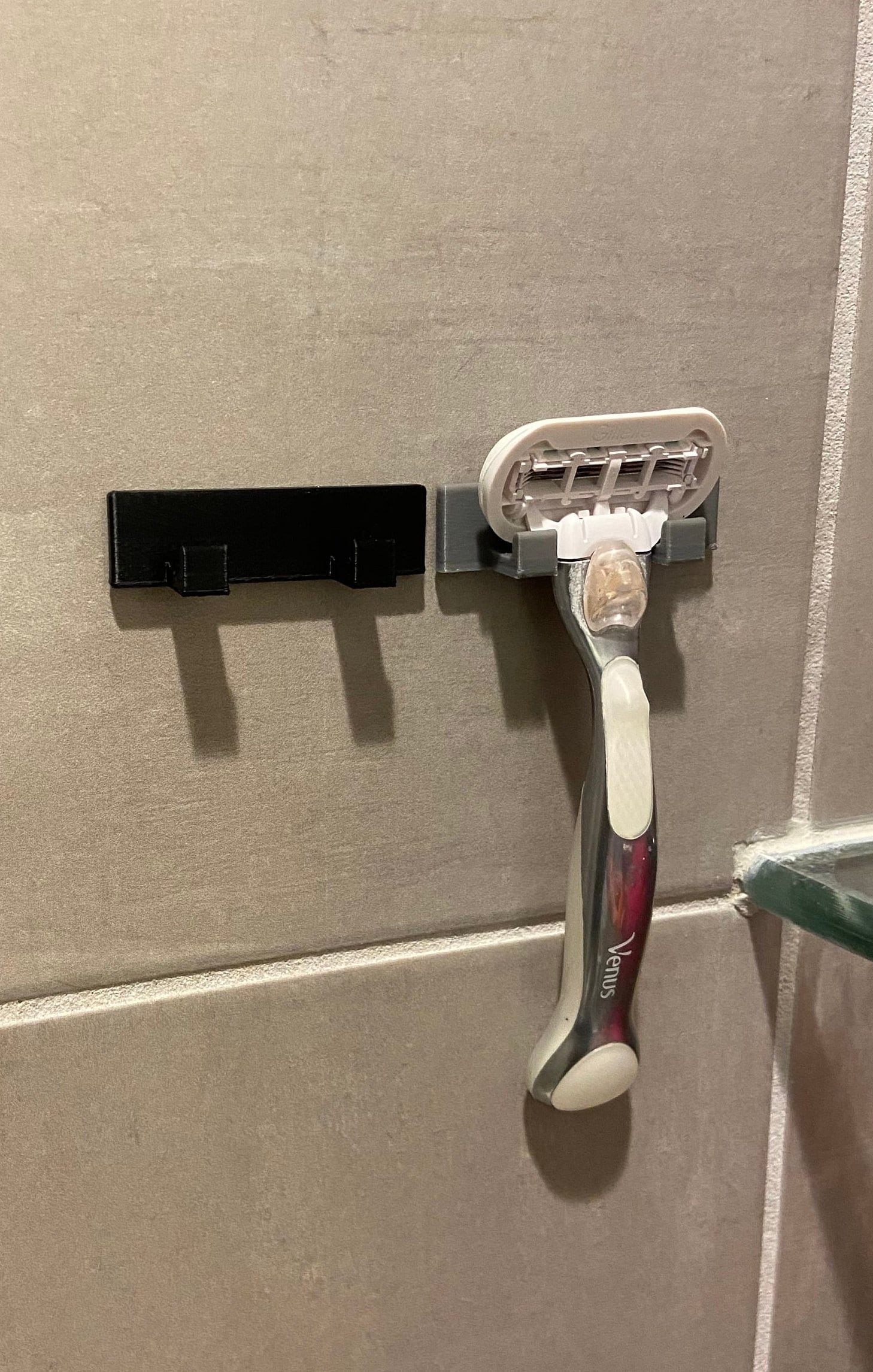 Razor Holder - Holds Almost Any Size - Perfect to Use in Showers - Use ...