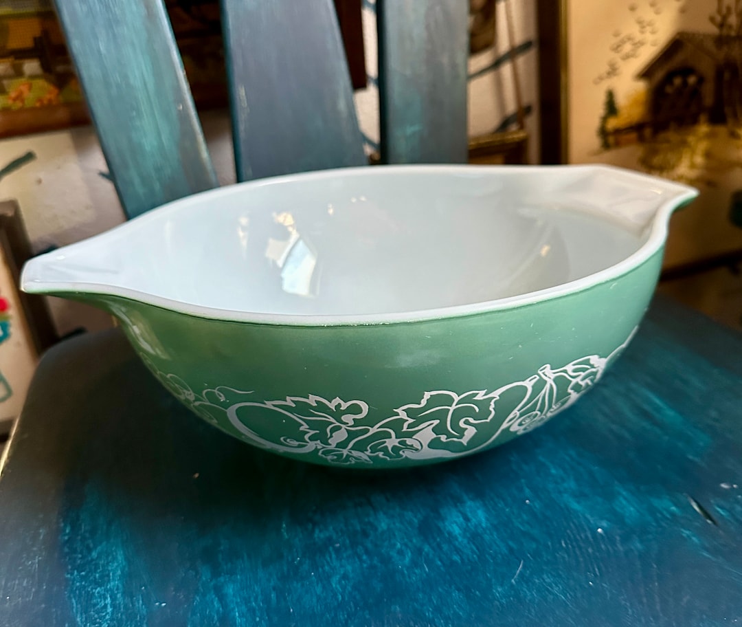 Vintage Pyrex Cinderella Serving Bowl, Teal - Etsy