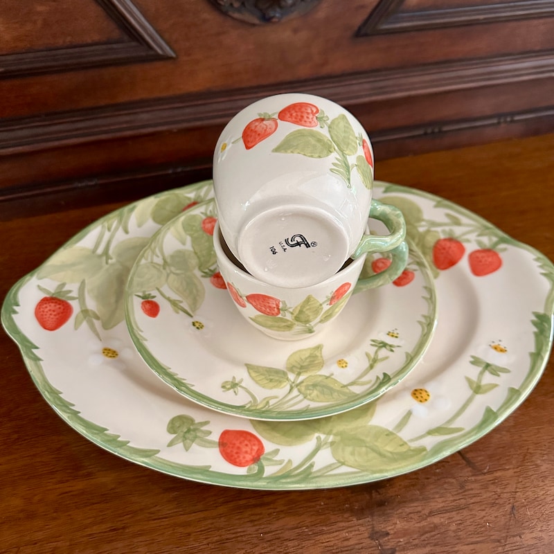 Strawberry Dinnerware - Etsy