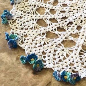 Crochet Pattern, Table Doily, Vintage Forget-me-not Doily Pattern ...