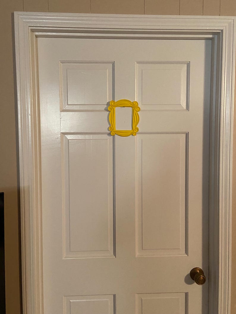 Friends Peephole Frame – Monica Door Frame Replica – Yellow Apartment ...