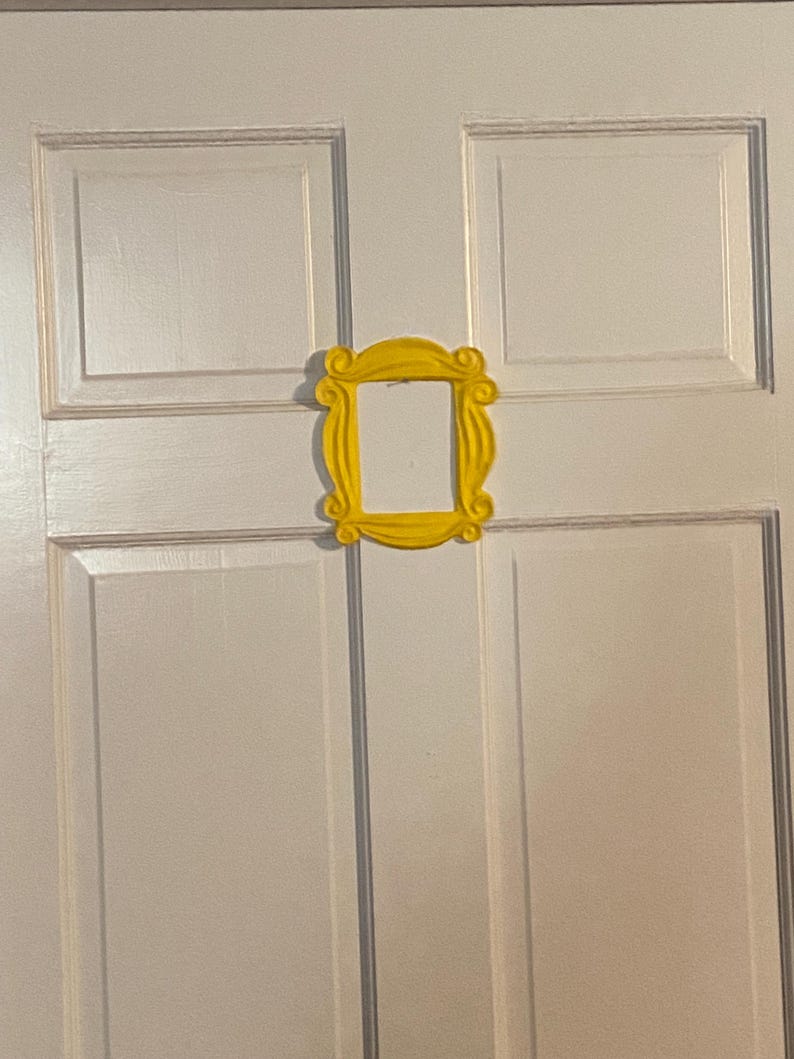 Friends Peephole Frame – Monica Door Frame Replica – Yellow Apartment ...