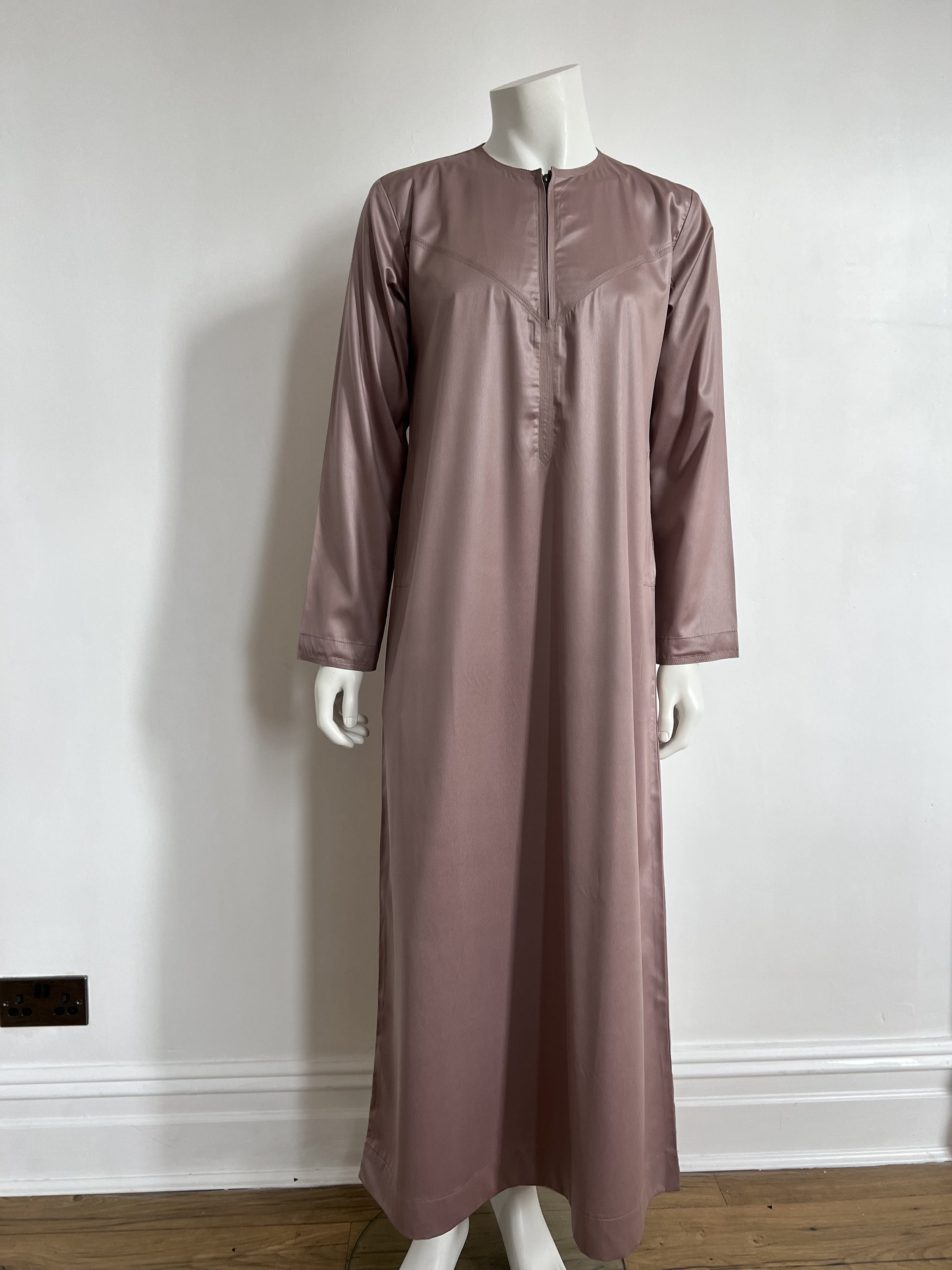 Mens Luxury Thobe Emirati Omani Qatari Saudi Oman Bahrain Arab Shiny ...