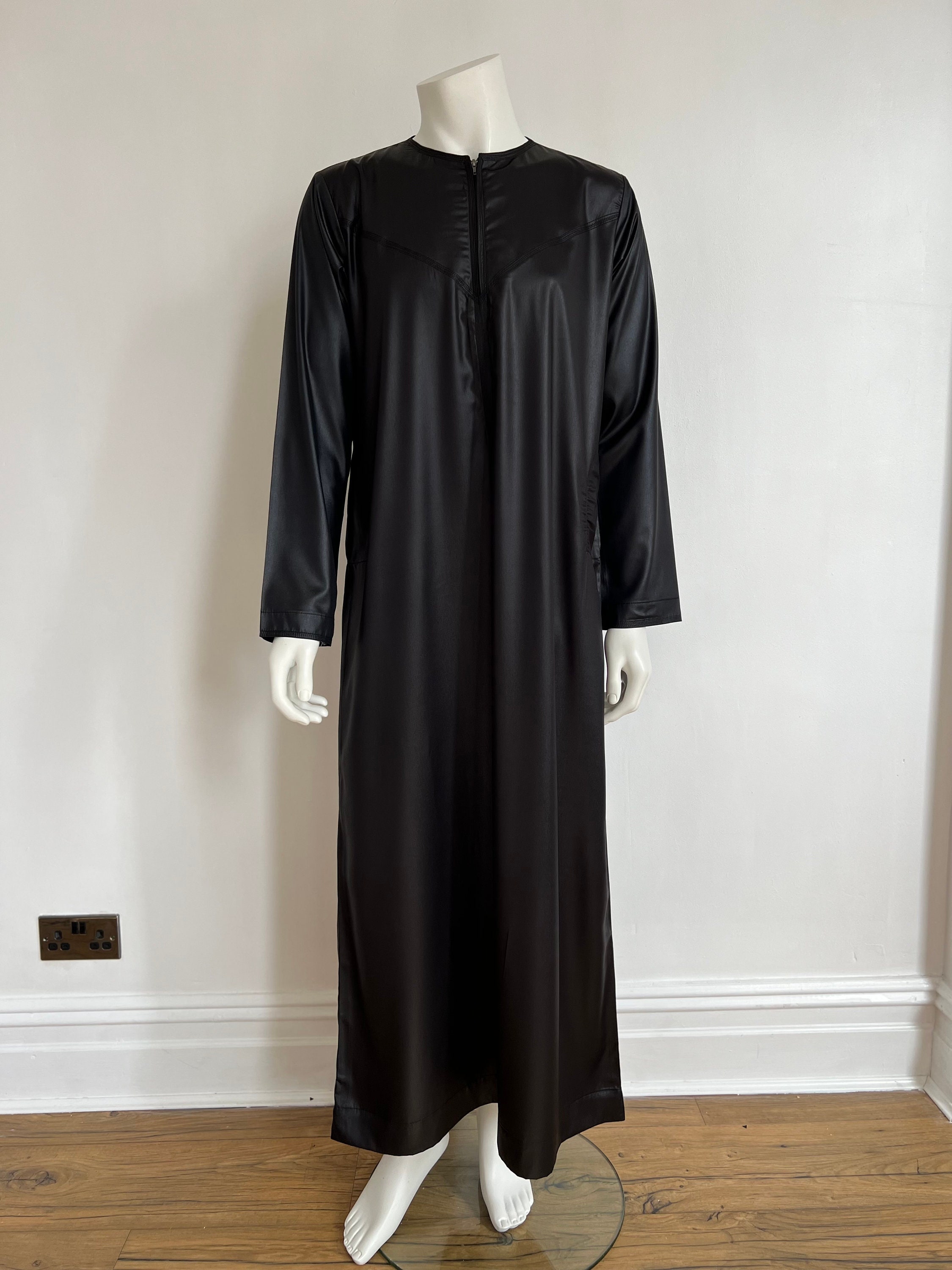 Mens Luxury Thobe Emirati Omani Qatari Saudi Oman Bahrain Arab Shiny ...