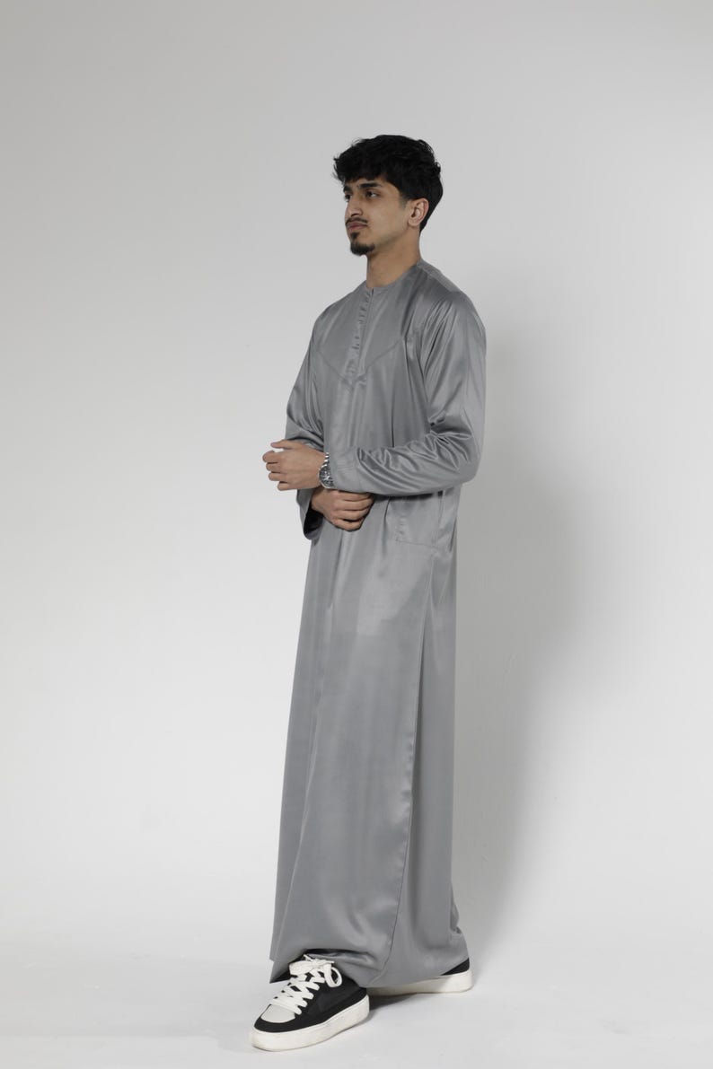 Mens Luxury Thobe Emirati Omani Qatari Saudi Oman Bahrain Arab Shiny ...