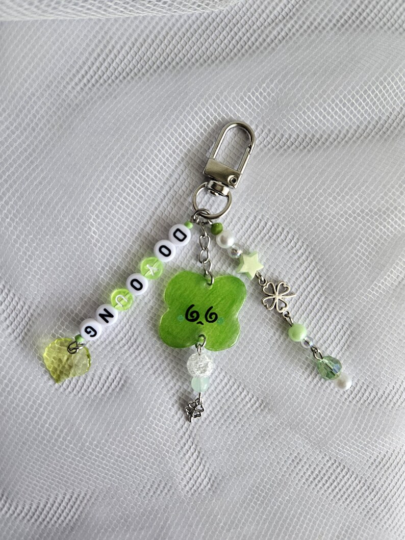 KPOP NCT Doyoung - Clover Keychain - Etsy