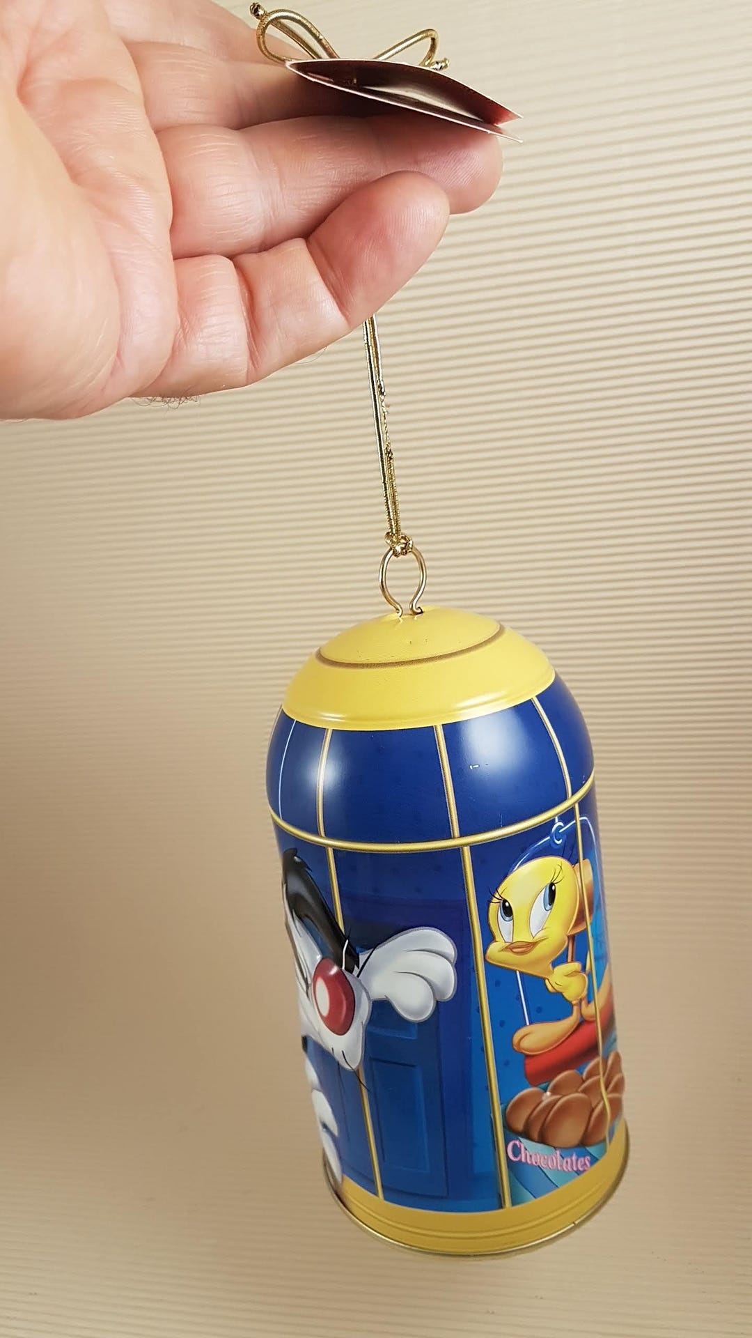 Vintage 2001 Looney Tunes Tin: Bugs Bunny, Taz, Tweety Bird - Etsy