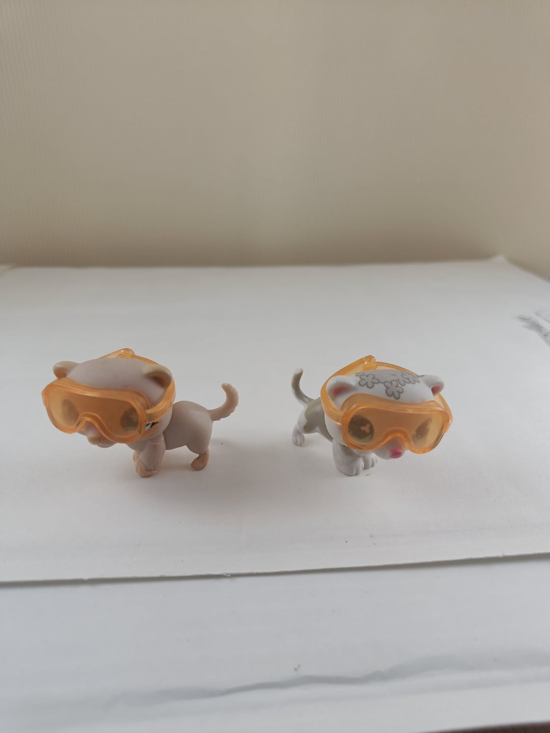 Littlest Pet Shop #957 Ferret Cream Tan Star Eyes# 579 White Gray ...