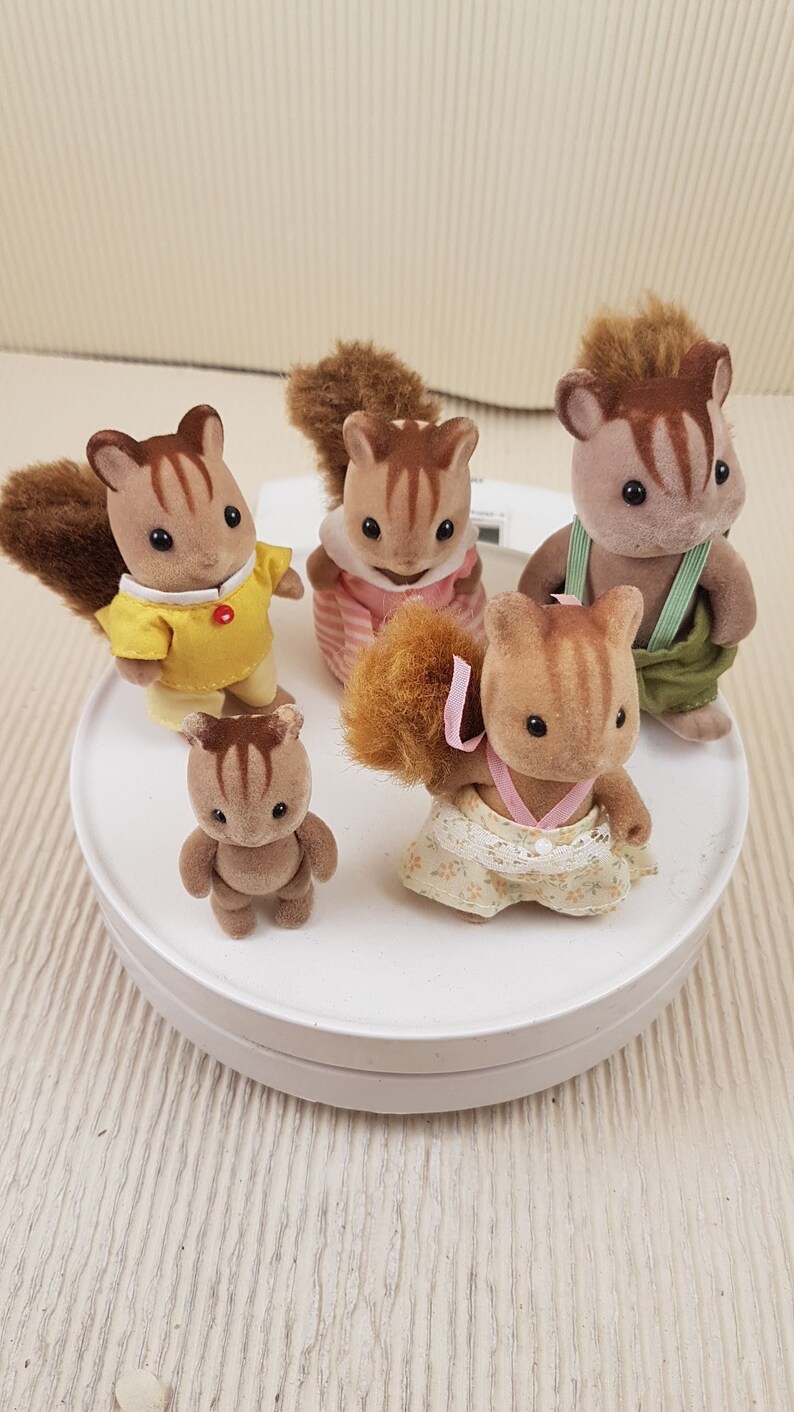Calico Critters Walnut Squirrel Family of 5, Sylvanian Family - Etsy
