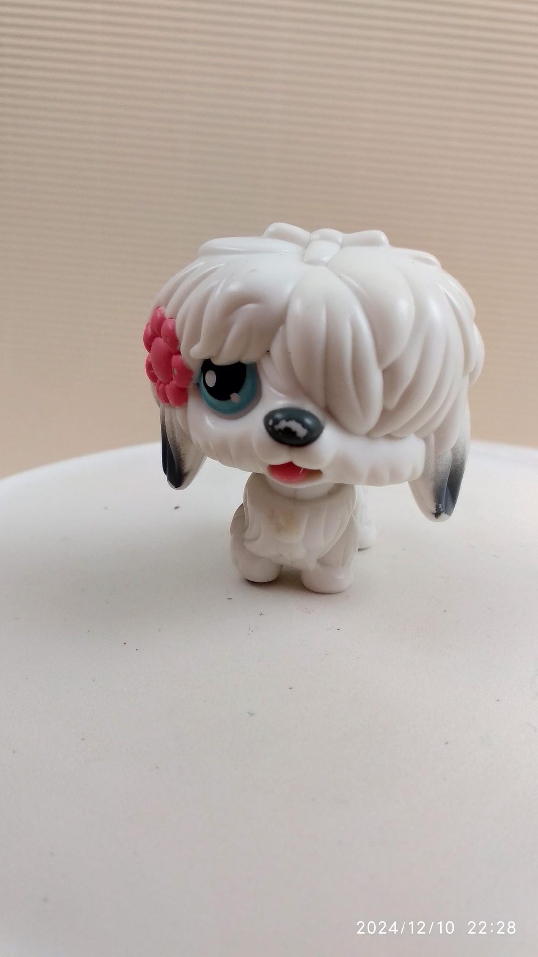 Littlest Pet Shop LPS White Sheepdog Yum Yum Puppy Magic Motion Licking ...