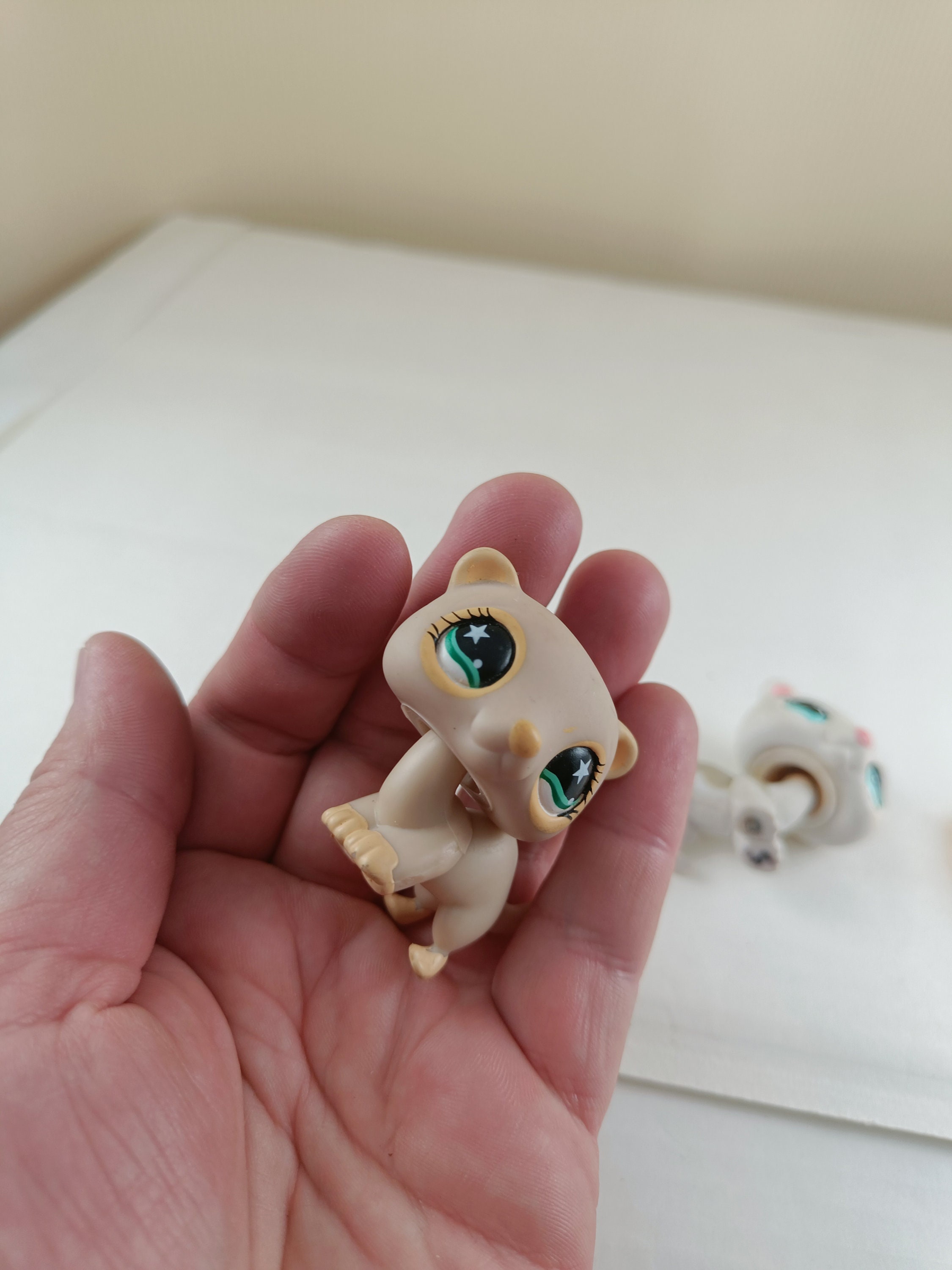 Littlest Pet Shop 957 Ferret Cream Tan Star Eyes 579 White Gray Ferret ...