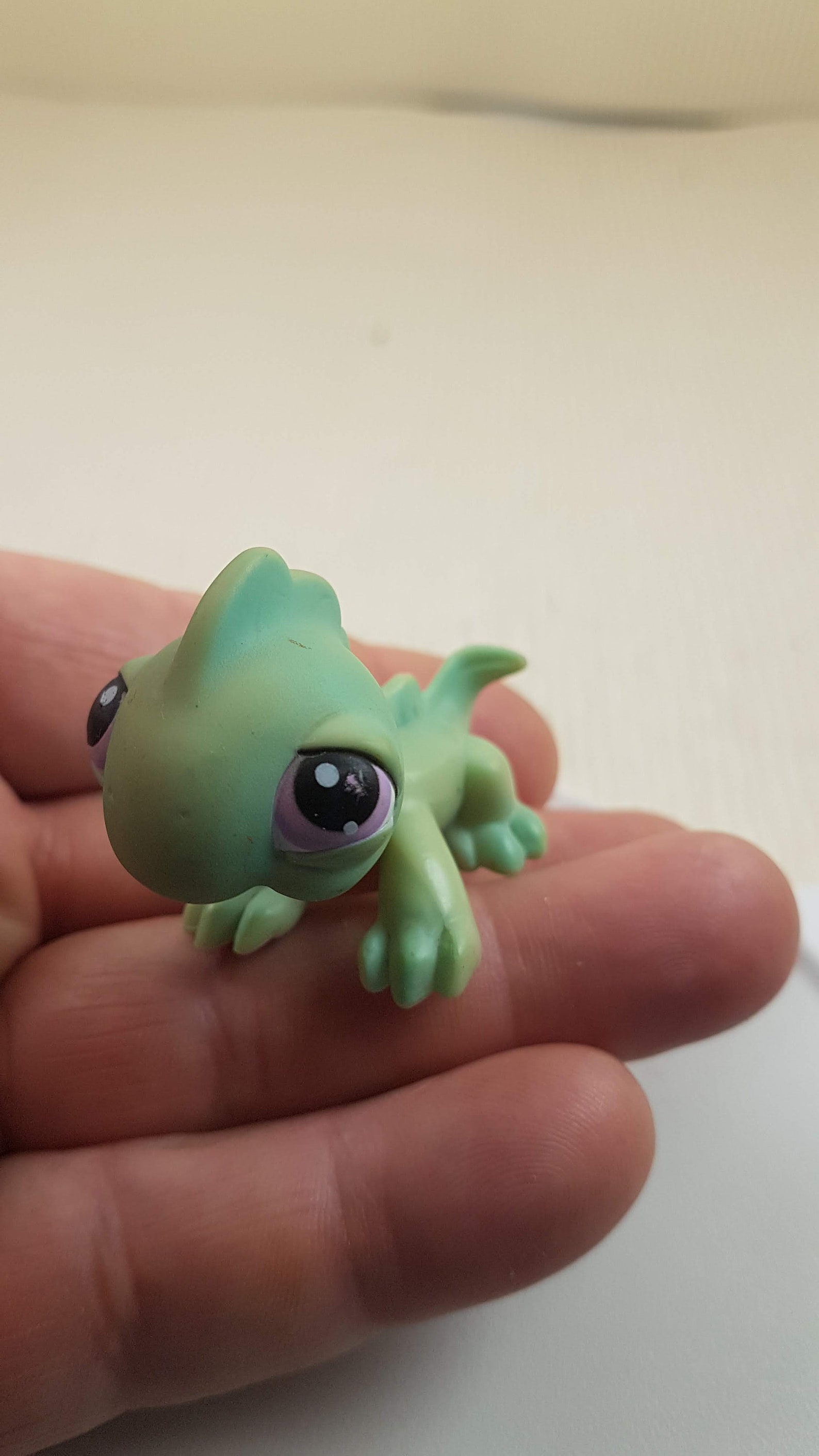 2004 Littlest Pet Shop LPS green Lizard Iguana Pink/purple Eyes 374 Red ...