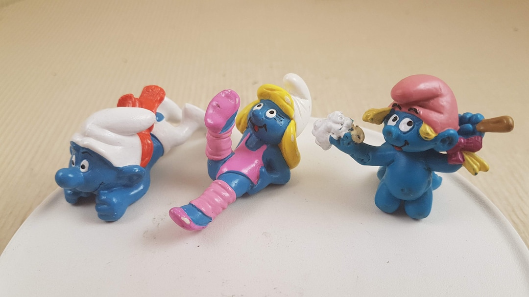 Schleich Flying Smurf With Red Scarf, Smurfs 20183 Aerobic Smurfette ...