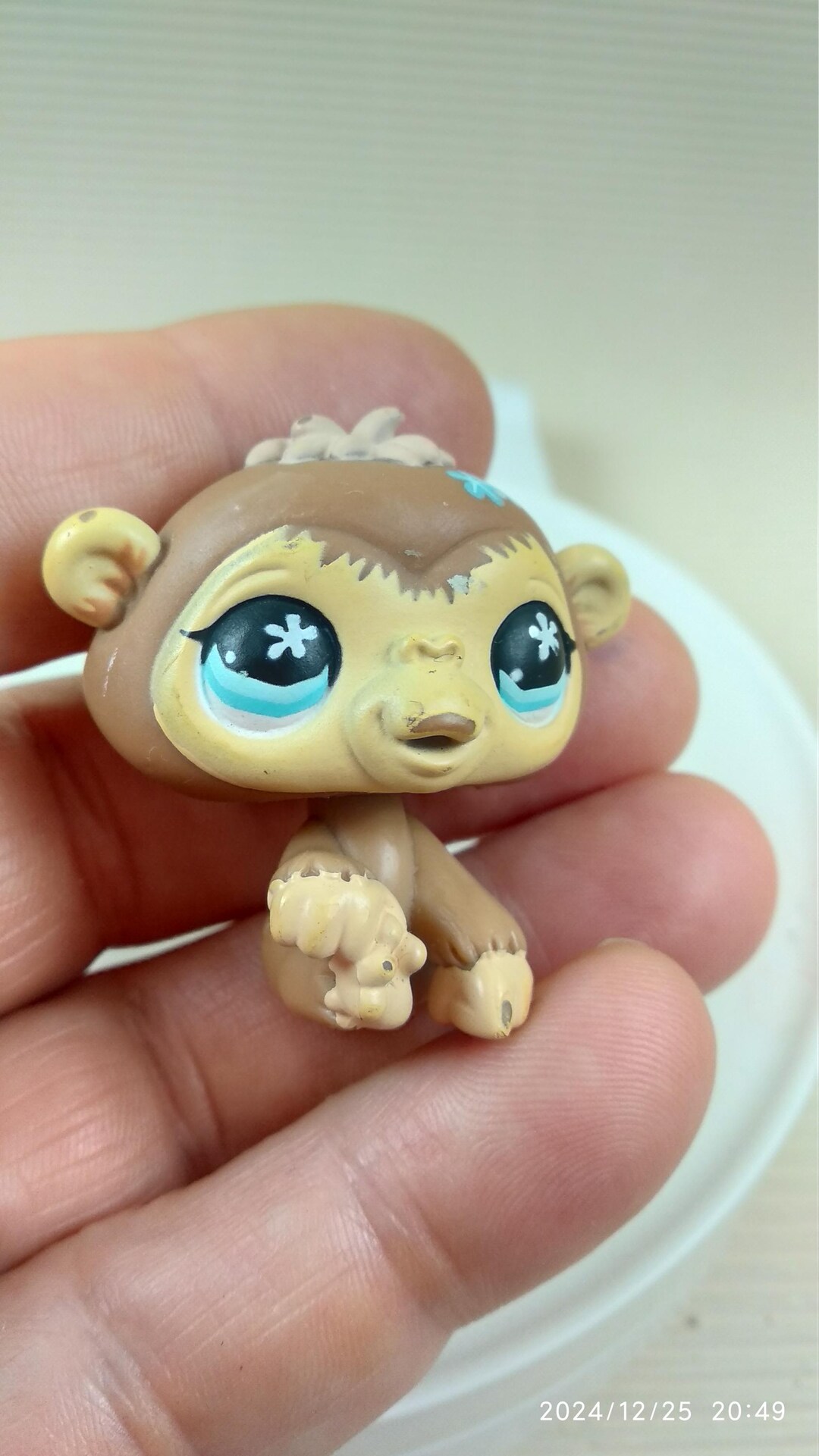 Littlest Pet Shop LPS Brown Monkey Chimpanzee With Blue Flower Eyes ...