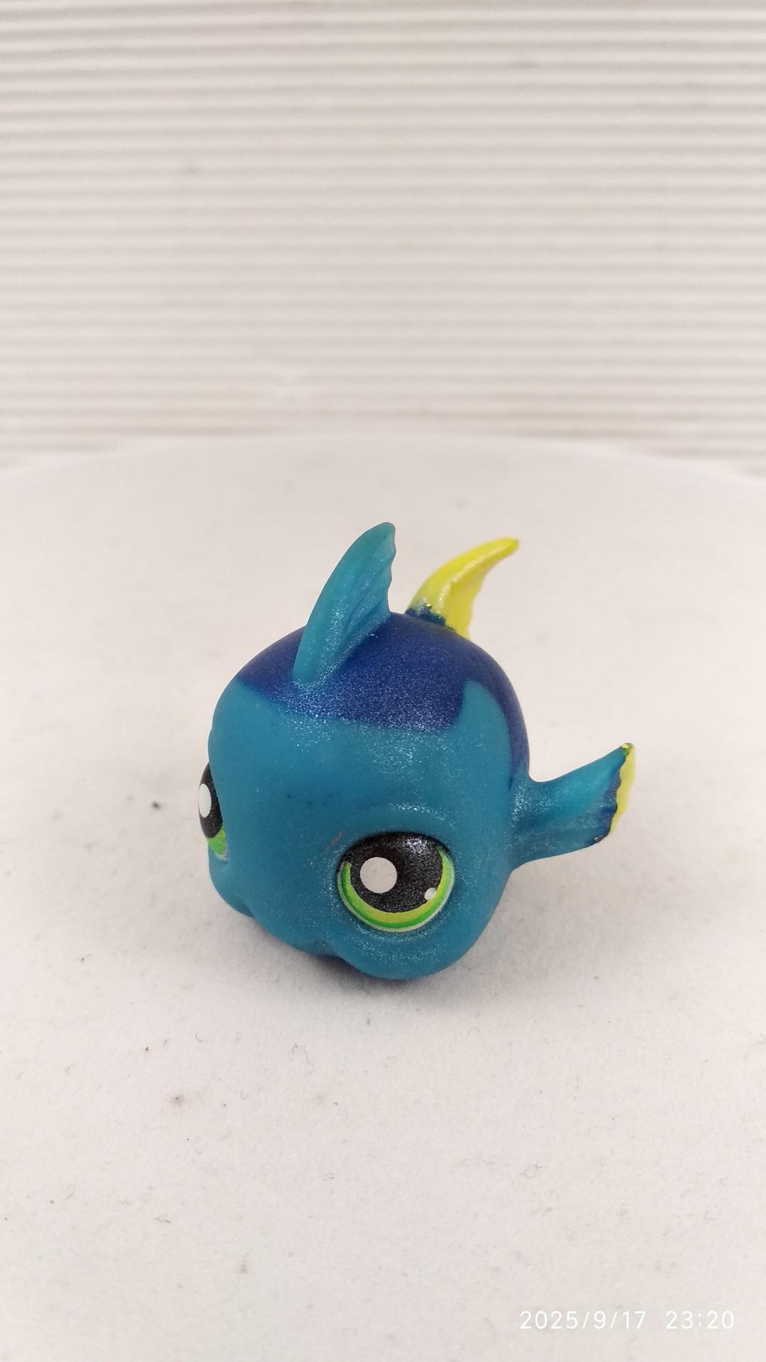 FISH #327 - Littlest Pet Shop - Hasbro LPS - Etsy