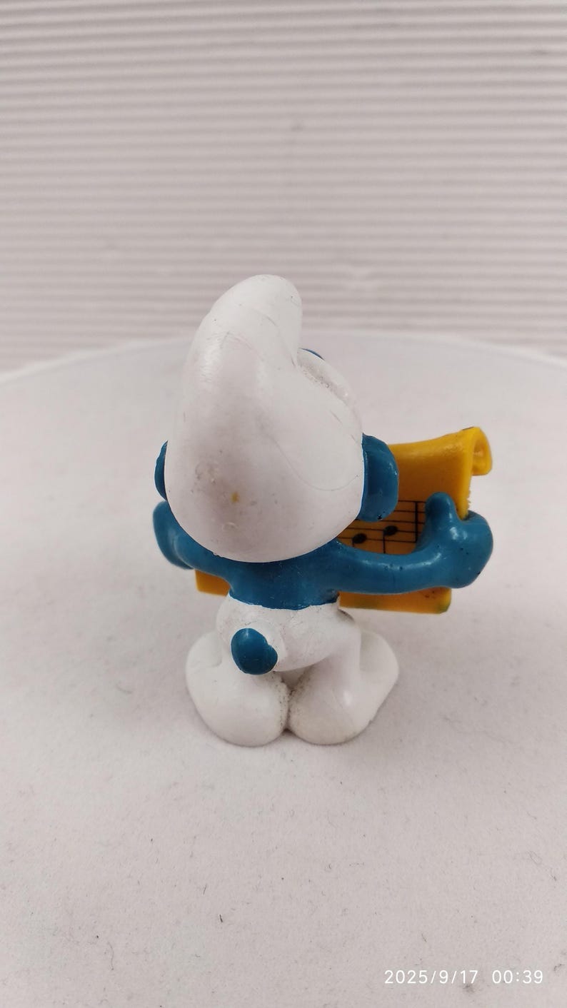 Smurfs Singer Smurf #20038 With Music Sheet Vintage Peyo PVC Figurine ...