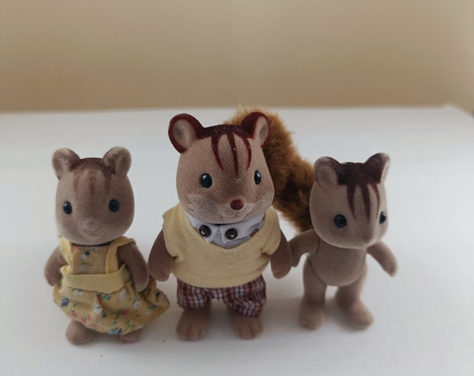 Calico Critters Walnut Squirrel Family of 3, Sylvanian Family - Etsy