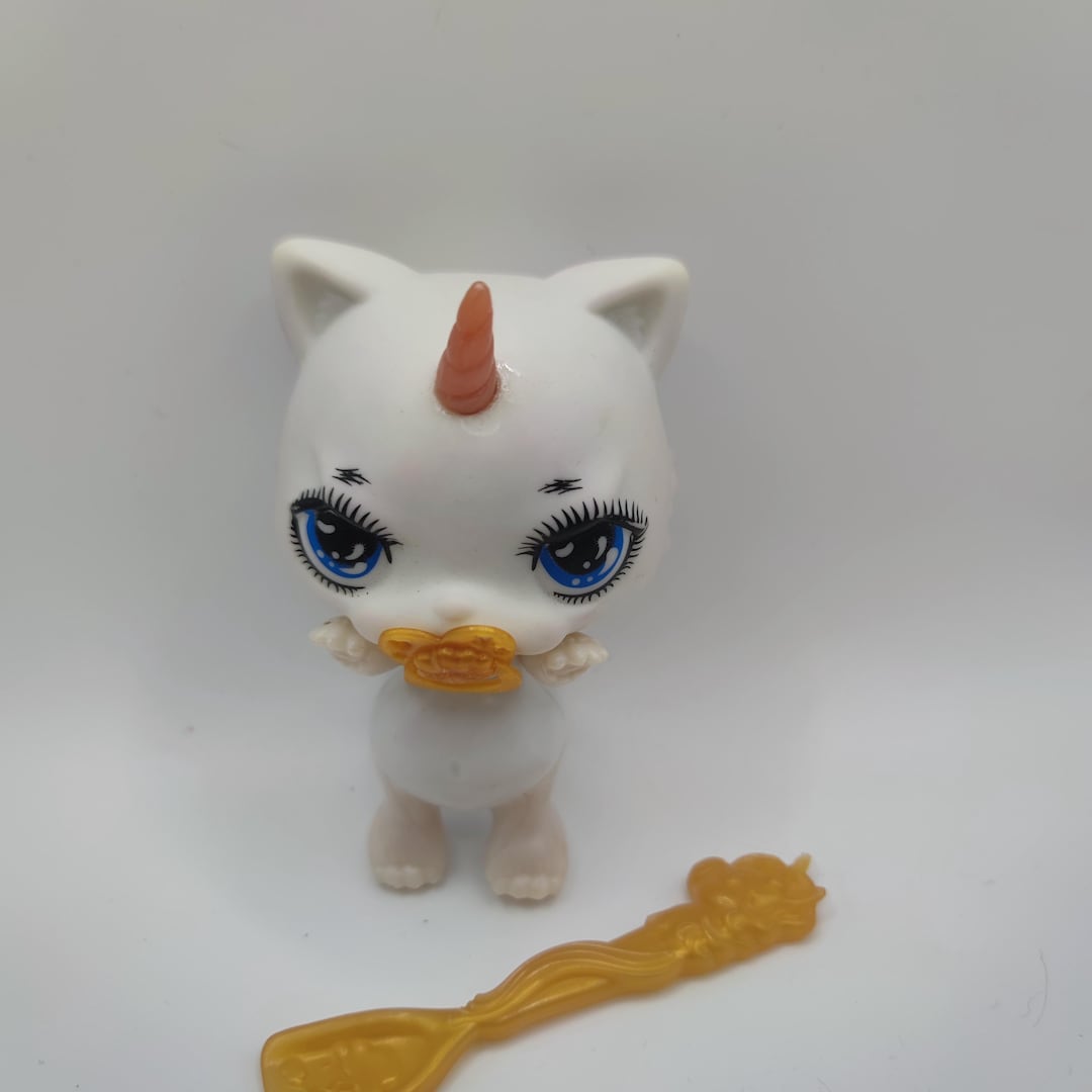Poopsie Rainbow Surprise Sparkly Critters CHLOE White Cat Unicorn ...