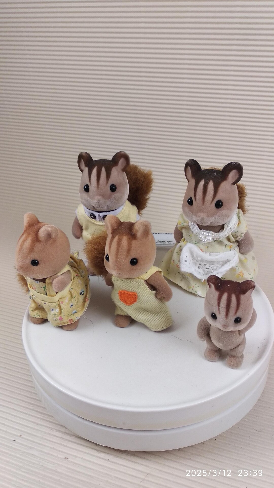 Calico Critters Walnut Squirrel Family of 5, Sylvanian Family - Etsy