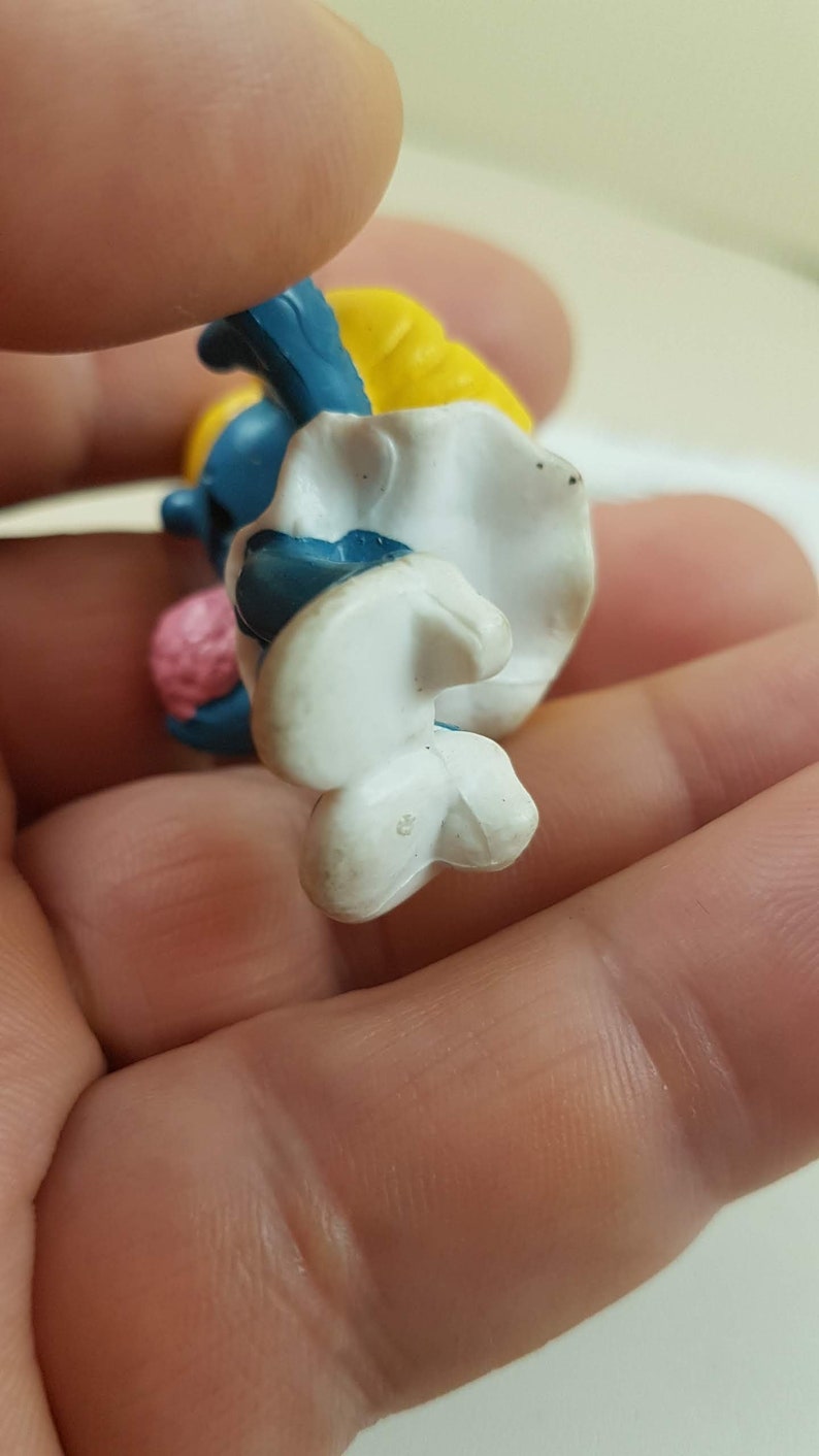 Vintage Sitting Smurfette W/ Powder Puff..1980...peyo......kids Toys ...