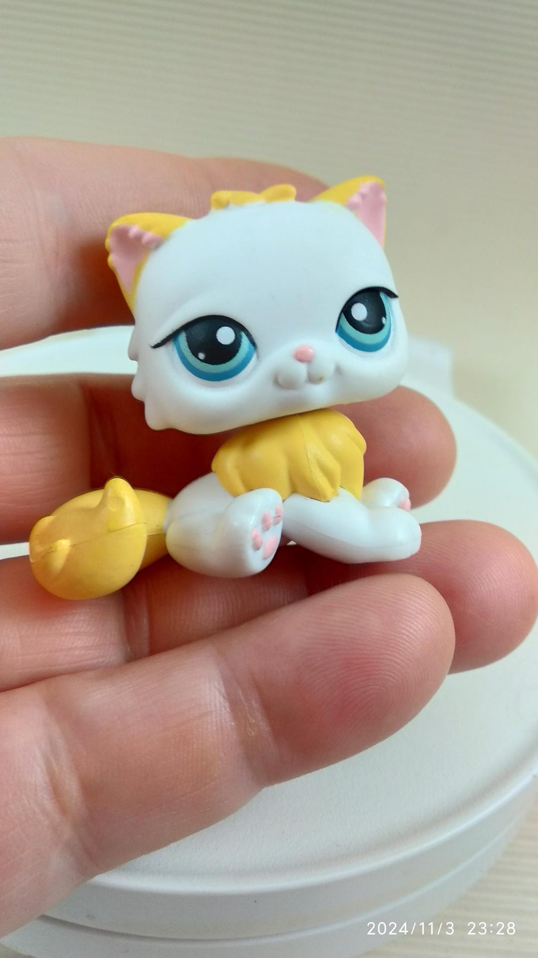 LPS Littlest Pet Shop 207 Persian Cat Orange and White Blue Dot Eyes ...