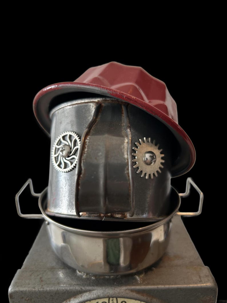 Time-o-lite 2 - the Wobot Robot - Handmade Robot - Found Object Robot ...