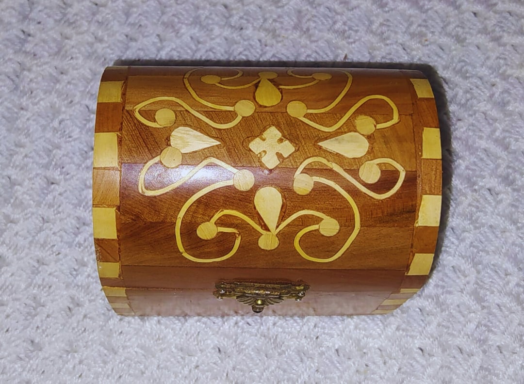 Moroccan Heritage Keepsake Box: Capturing Tradition in Every Detail ...