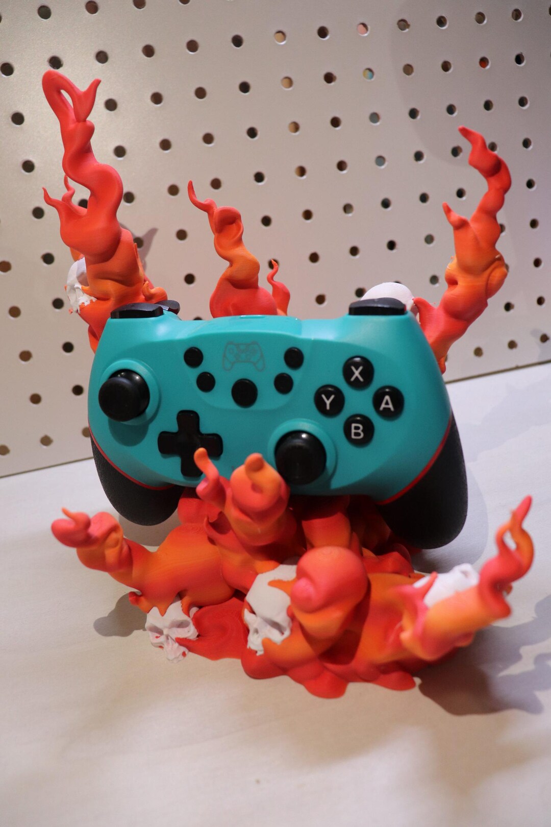 Spooky Skull Controller Stand 3D Printed Dock Halloween Gaming Setup ...