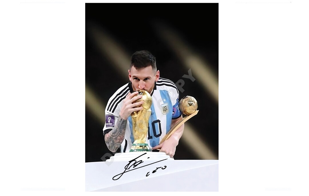 Lionel Messi / Autograph Photo Print / Wall Art Deco Poster - Etsy