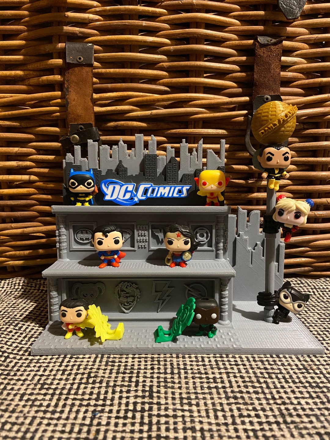 Funkos DC Kinder Joy Exhibitor Stand - Etsy