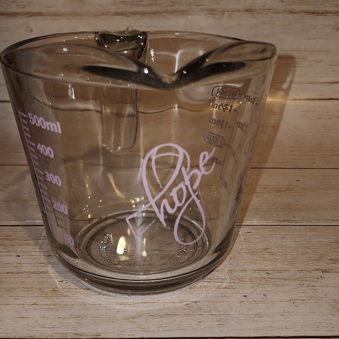 PINK HOPE Measuring Glass 2 CUP Great Condition Pink Logo Clear Glass ...