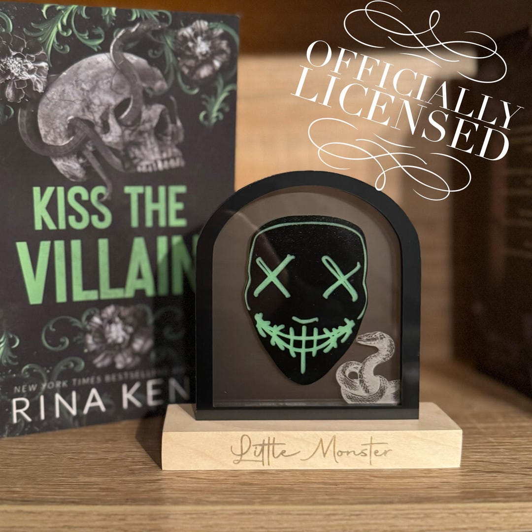 Officially Licensed Kiss the Villain Gareth Heathens Mask Bookshelf ...