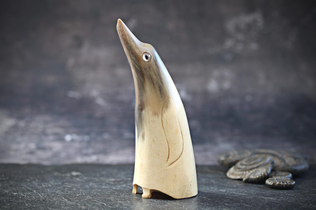Cute Vintage Penguin Sculpture Hand Carved Cow Horn Decoration Inuit ...
