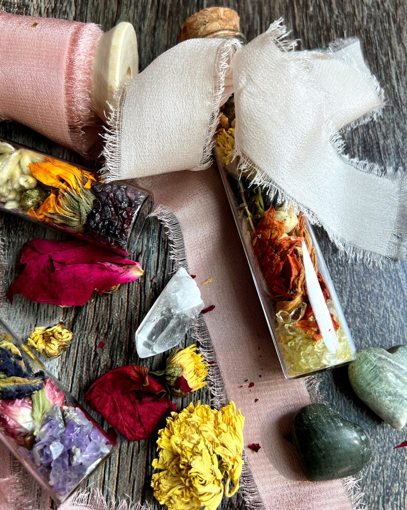 Dried Flower Apothecary Jars, Botanical Glass Vials, Mini Dried ...