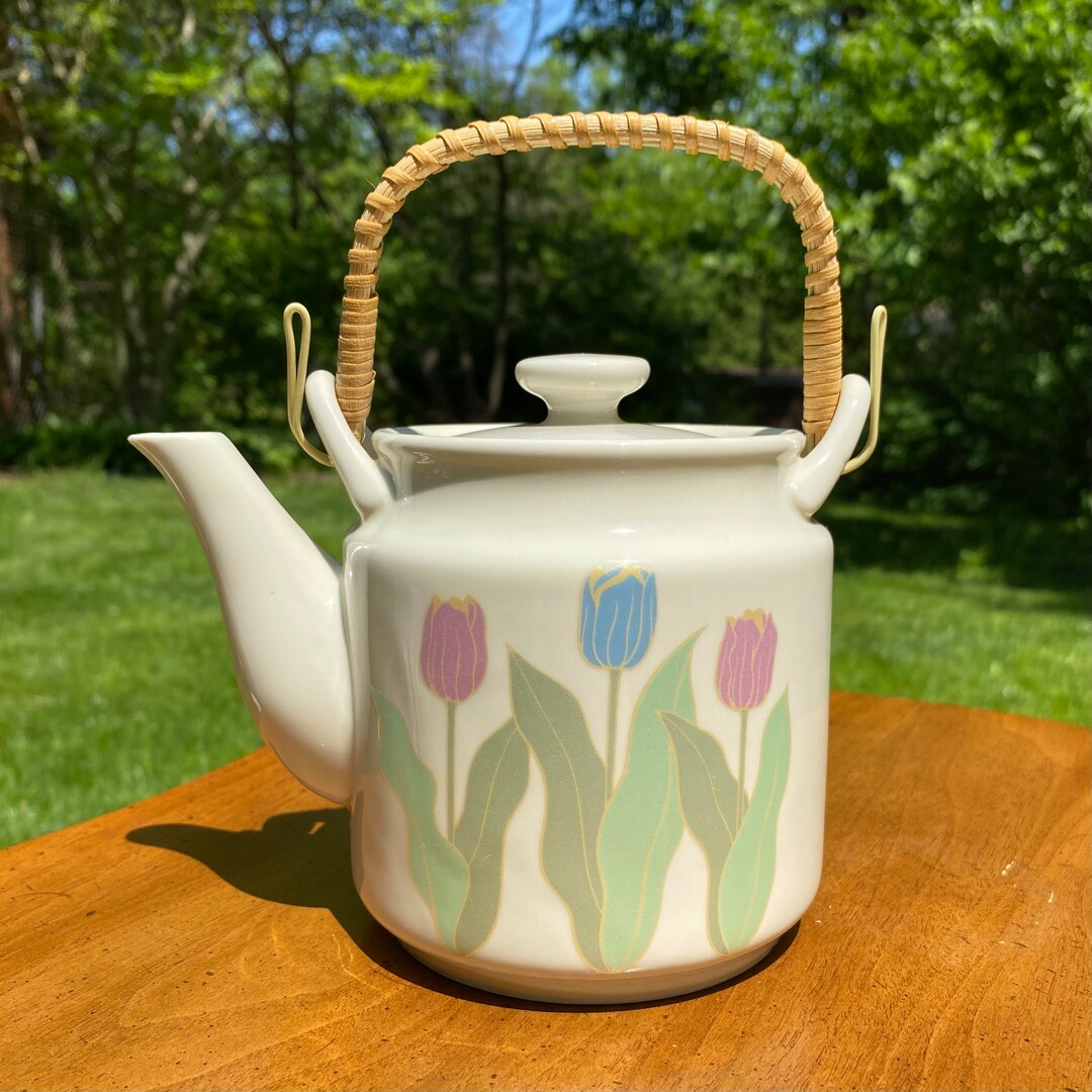 Vintage 1980s Ivory Colored Ceramic Teapot and Lid With 3 Pastel Tulips ...