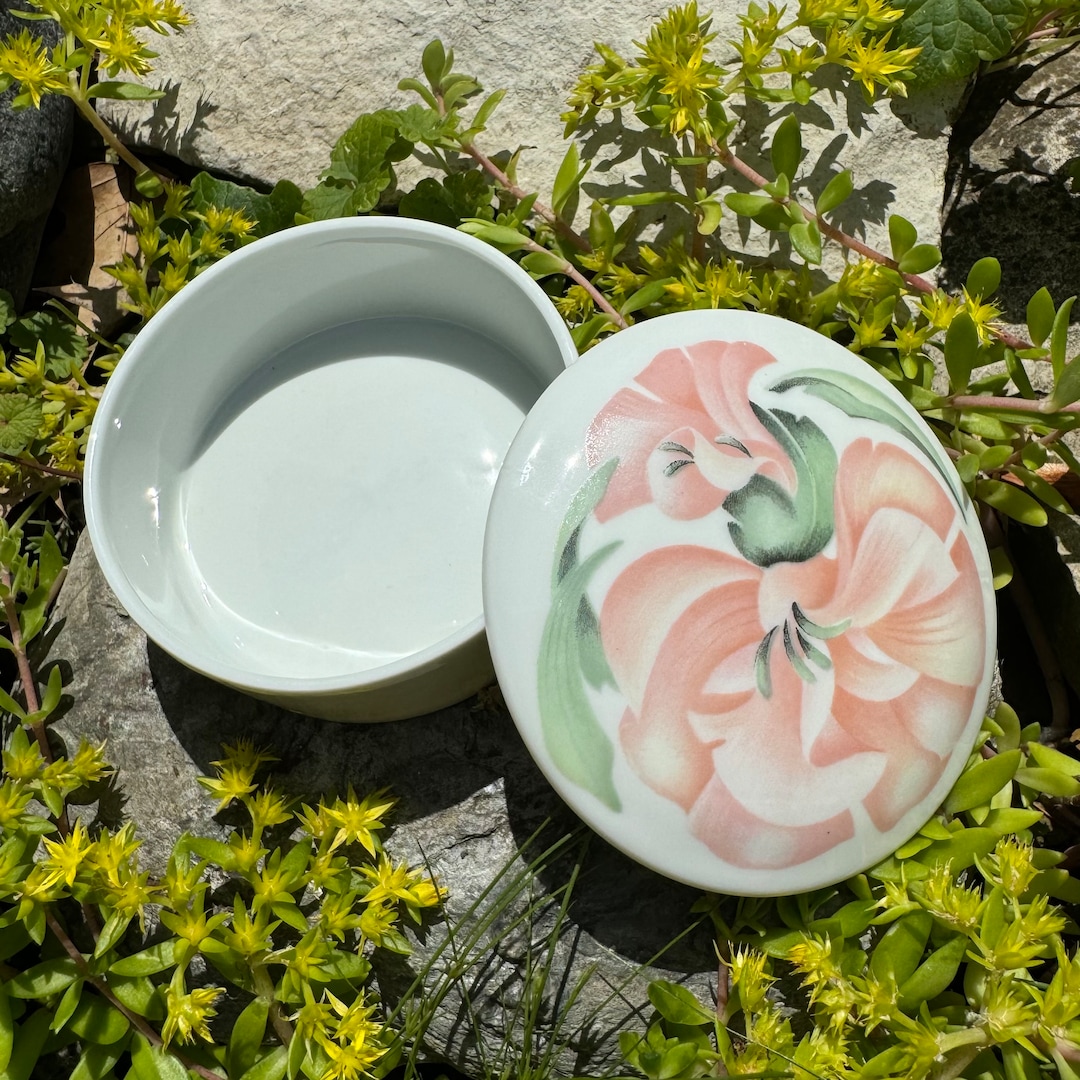 Vintage LIMOGES France Anais Anais Round Shaped Covered Trinket Box ...