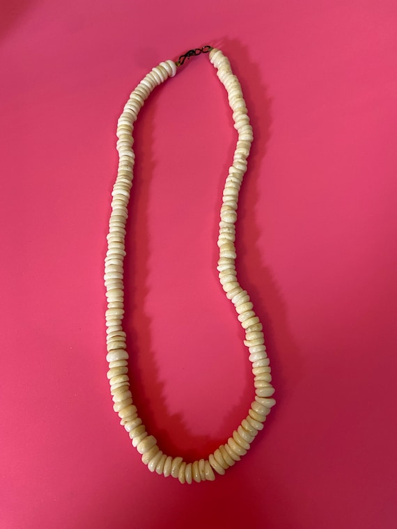 1970’s Puka Shell Choker Necklace. 17” Genuine shells. - Gem