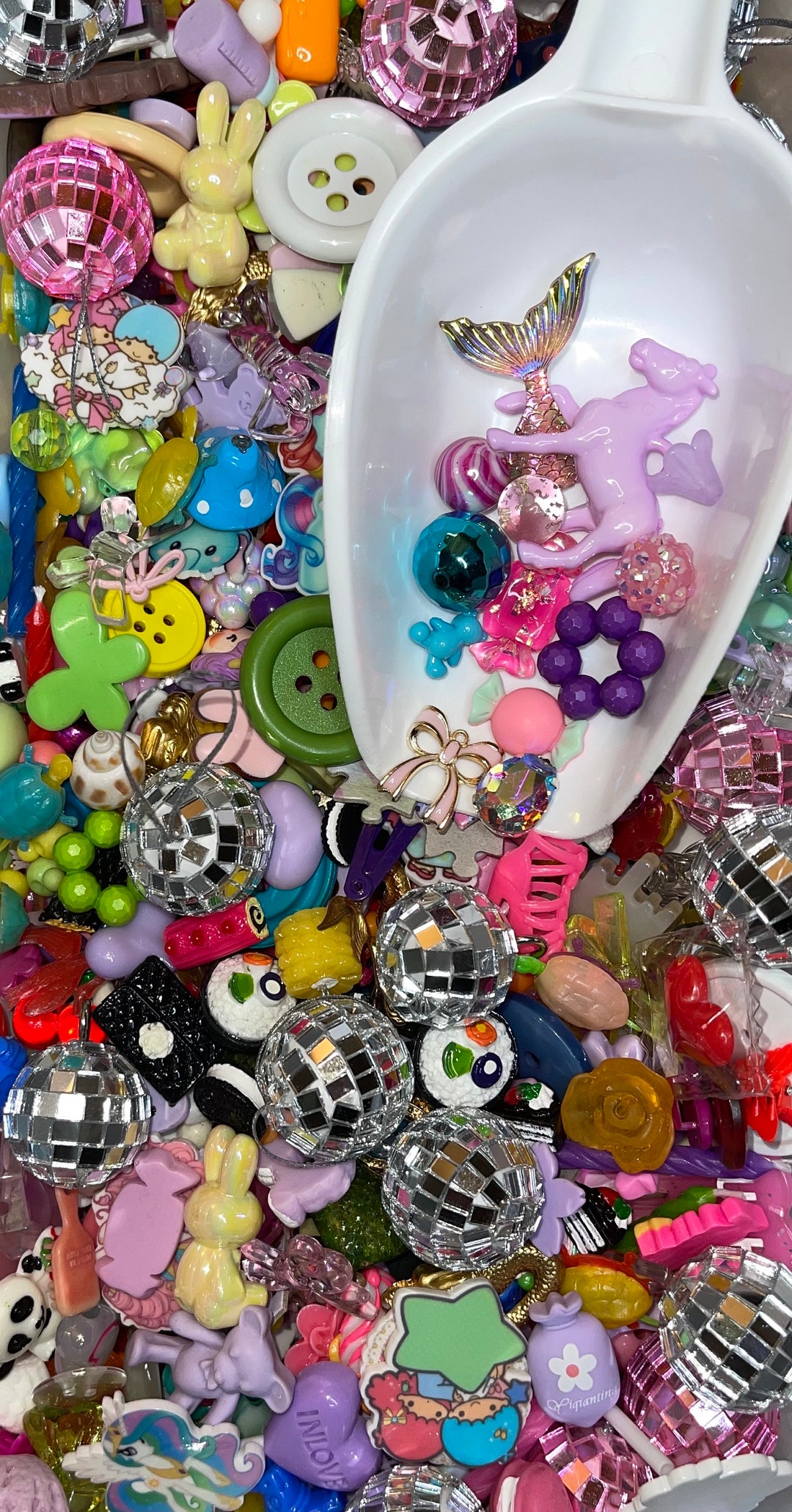 Trinkets: Girl Confetti Scoops / Cute and Colorful Trinkets, Beads ...