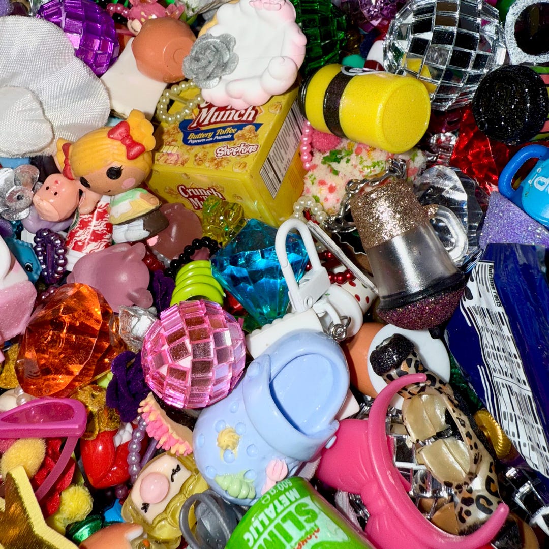 Trinkets: Girl Confetti Scoops / Cute and Colorful Trinkets, Beads ...