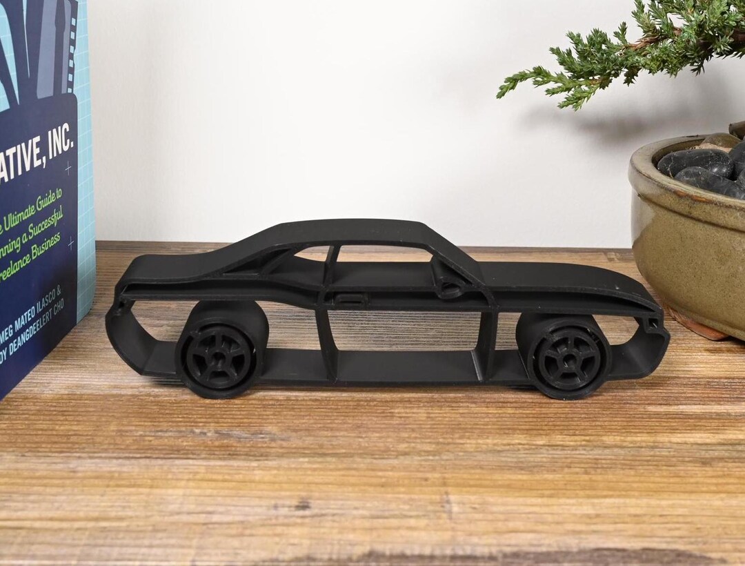 Dodge Challenger Side View | Minimalist Line Art Dodge Challenger ...