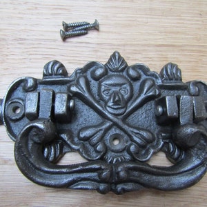 Antique IRON CHEST HANDLE Cast Iron Rustic Vintage Old Style Drop Bar ...