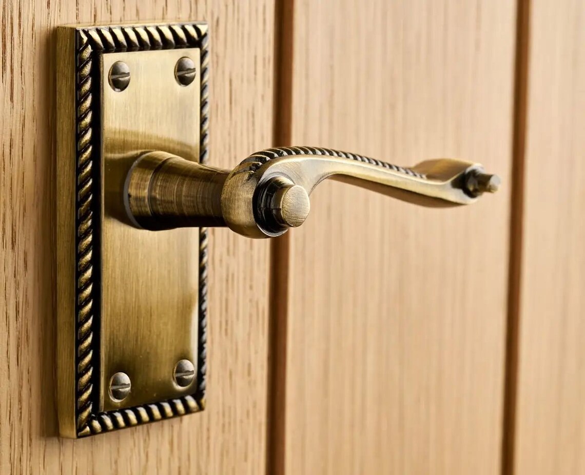 ANTIQUE BRASS GEORGIAN Lever Door Handles Lever Lock/latch/bathroom ...
