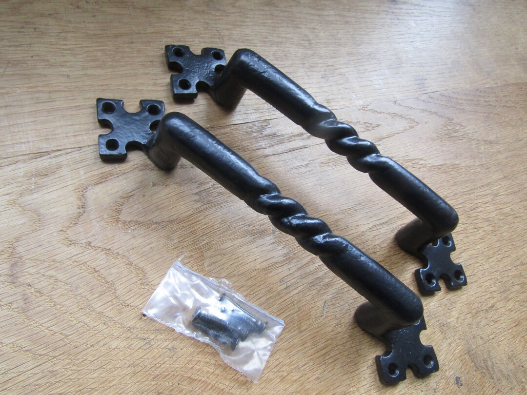 Rustic Iron Door Pull Handle Tudor Vintage Old Style Cast Iron Cupboard ...