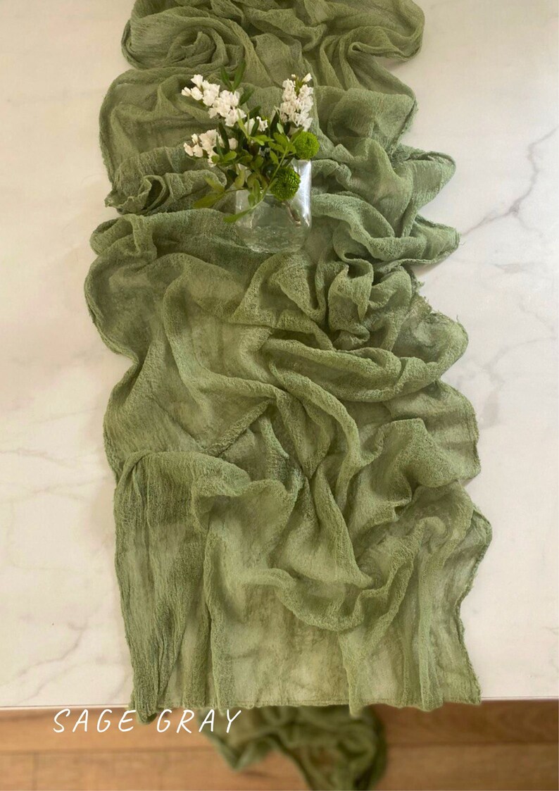 Chemin de table en étamine vert sauge, centres de table vert bohème ...