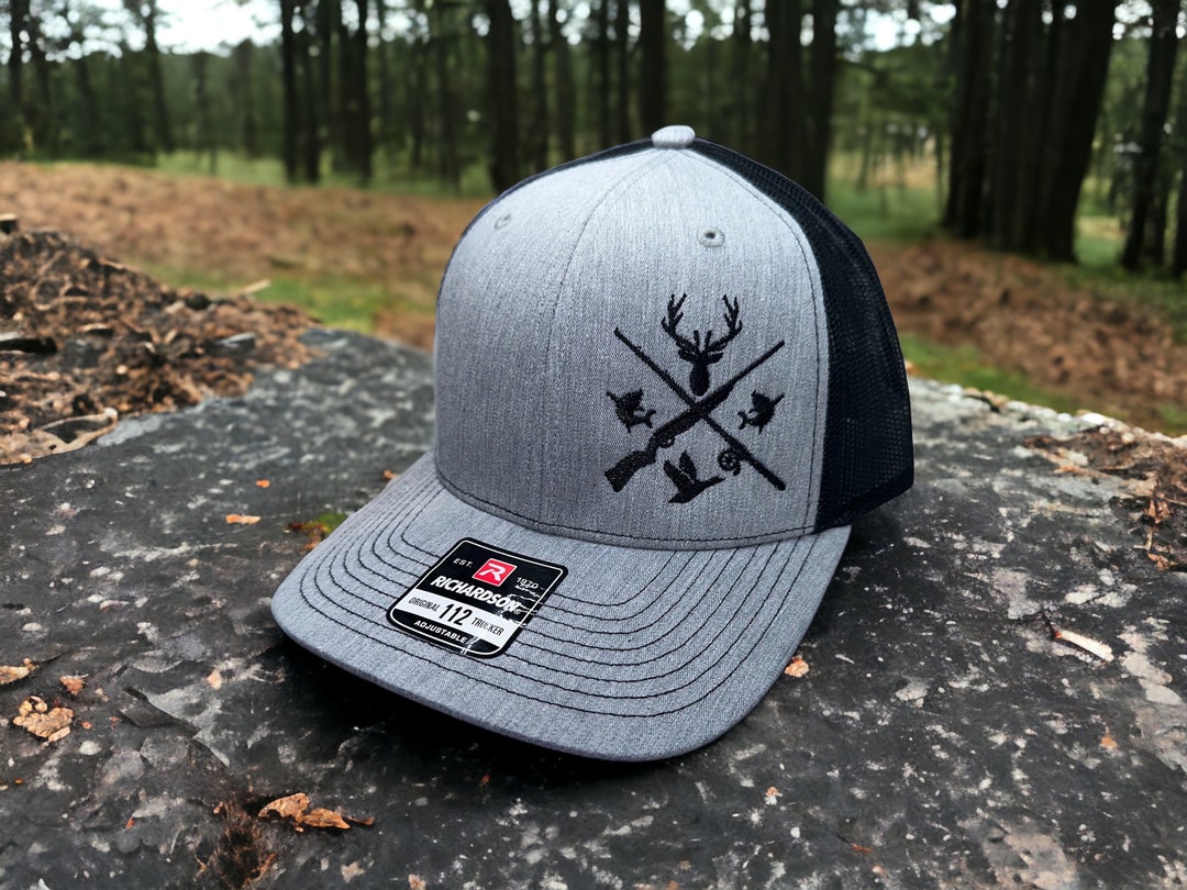 Embroidered Hunting Fishing Trucker Hat - Richardson 112 Crossed Rifle ...