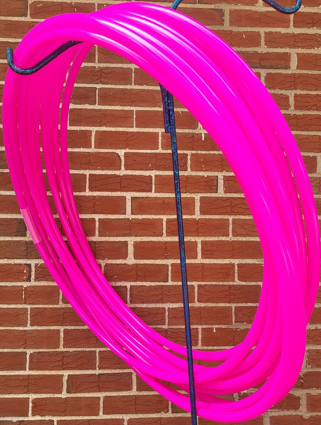 Le Grip Hoop - UV Pink - Dance and Fitness Hula Hoop - 3/4" Polypro ...