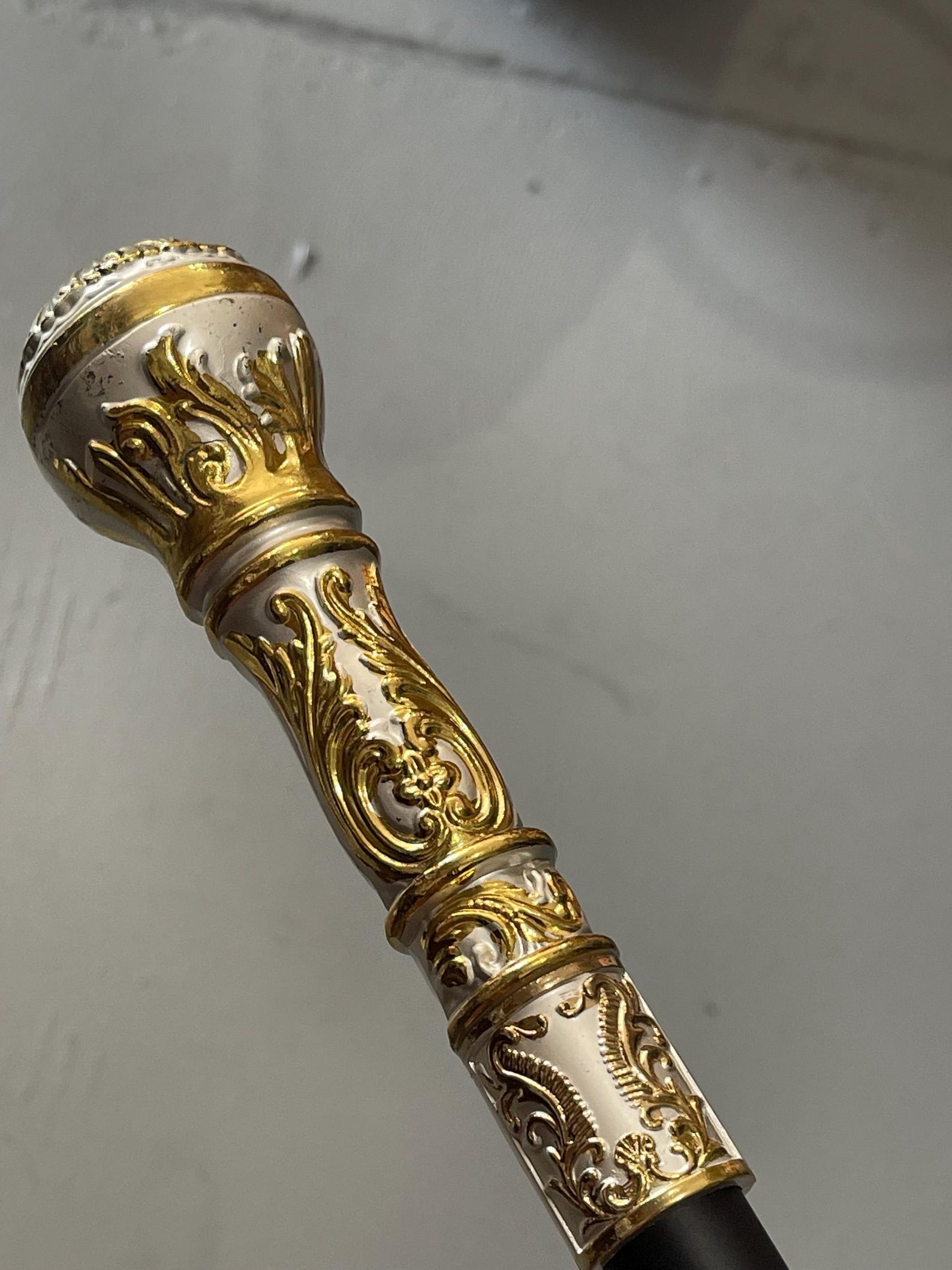 Elegant Walking Stick, Metal Cane,black Cain With White and Gold Handle ...
