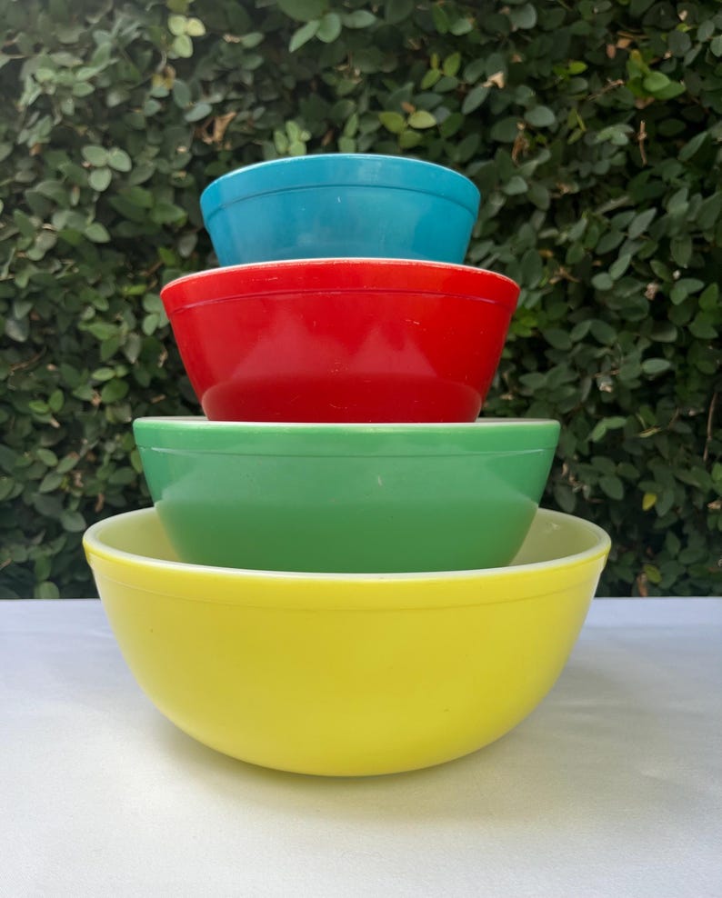 Vintage Pyrex Multi-color Bowl Set or primary Colors - Etsy