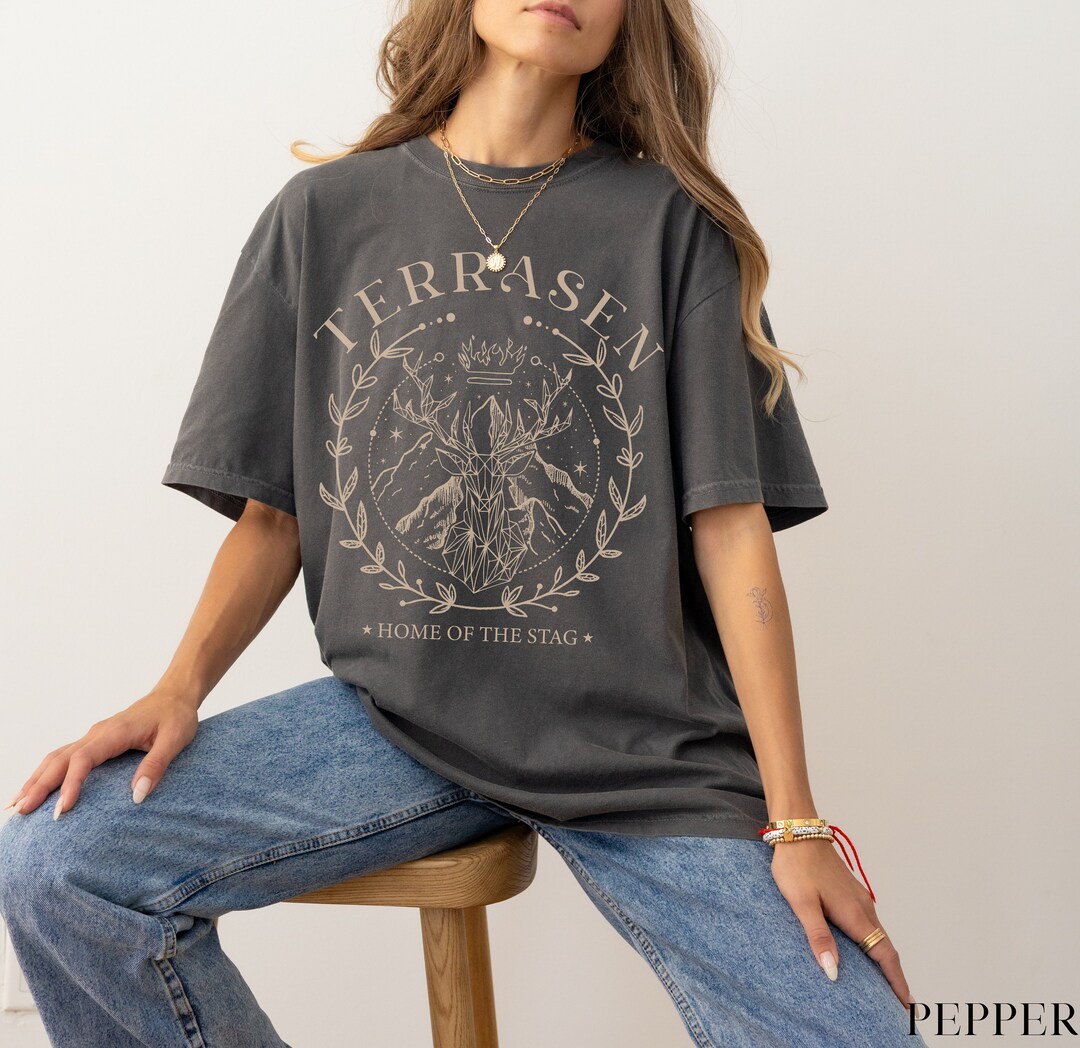 Terrasen Home of Stag, Fireheart Sweatshirt, Throne of Glass, Throne of ...