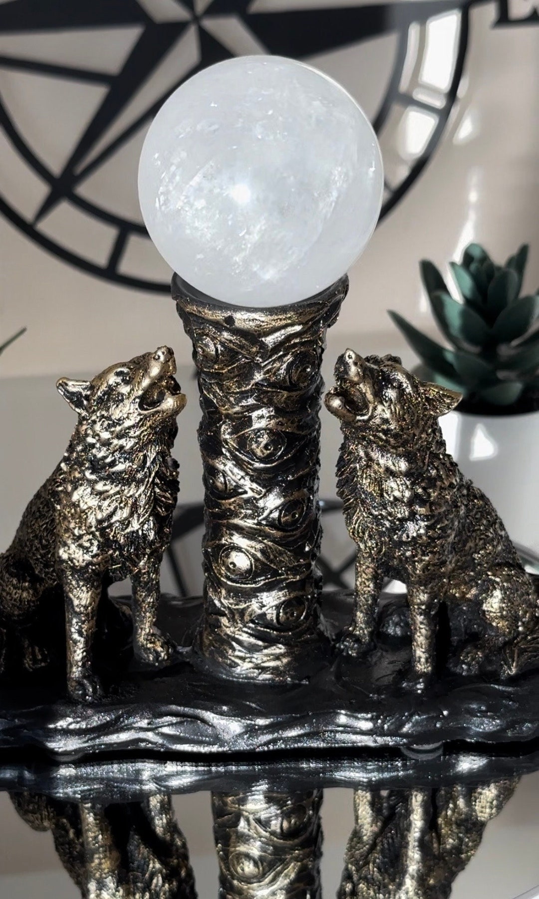 Beautiful Howling Wolves Crystal Sphere Display Wolf Ball Base Stand ...